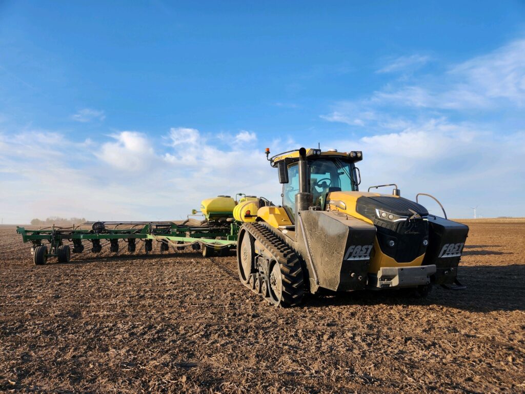 Fendt and Challenger Track Tanks - Fast Ag Solutions